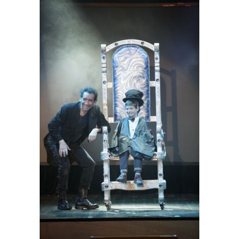 Erix Logan magie in scena a Milano - ovettodicolombo